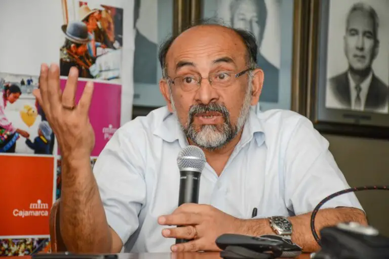Humberto Correa es elegido decano del Colegio de Economistas de Piura ... Humberto Correa es elegido decano del Colegio de Economistas de Piura ...