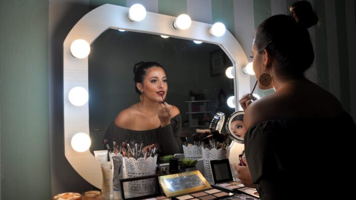 Andrea Ángulo Makeup: El emprendimiento que pasó del cuarto de pensión ...