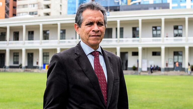 César Angulo: "Hasta cierto punto, las encuestadoras manipulan los ...