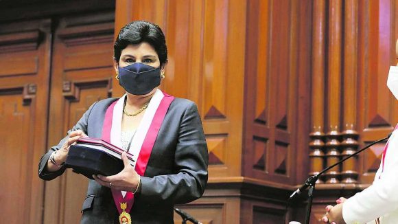 Norma Yarrow Lumbreras: quién es, hoja de vida, biografía y perfil de ...