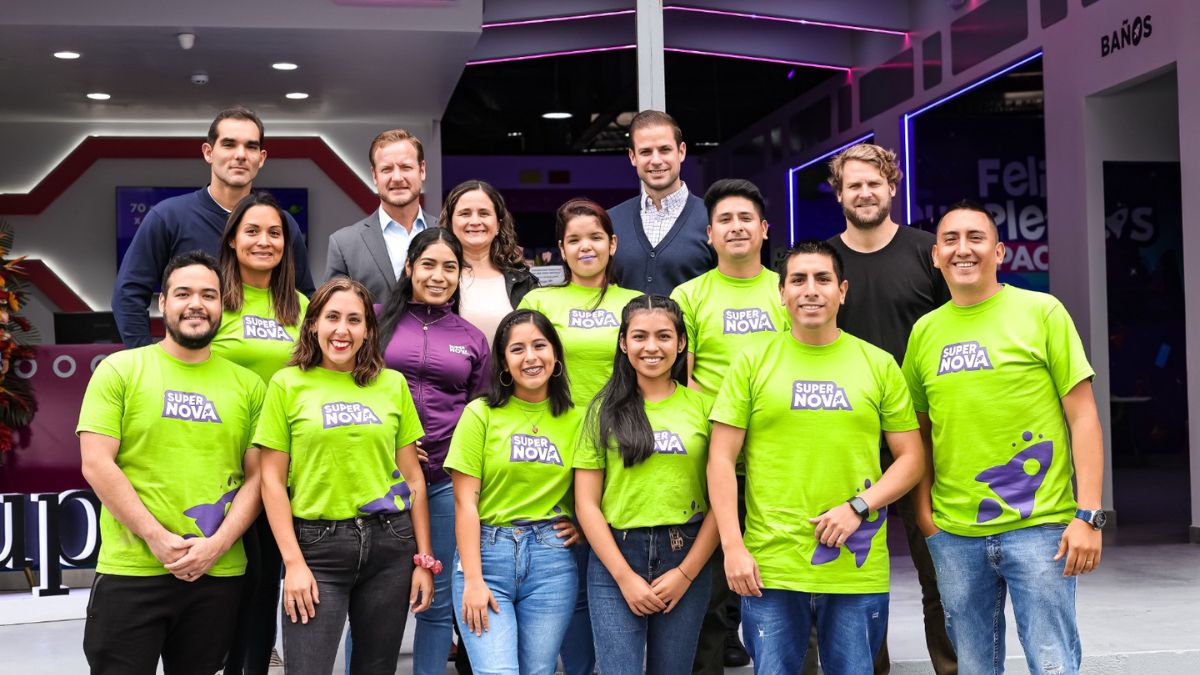 Parque de diversiones "Supernova" inaugura su tercer local