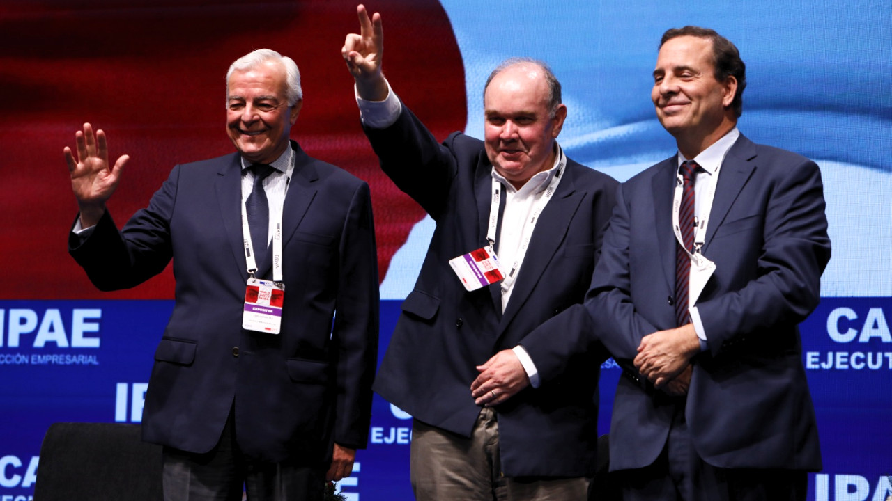 López Aliaga en CADE 2025 plantea “austeridad absoluta” y reducción del ...